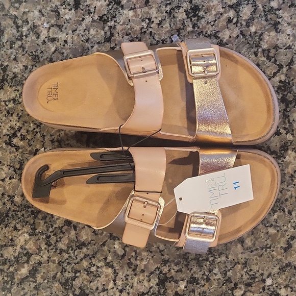 Time and Tru | Shoes | New Womens Size 1 Time And Tru Platform Footbed ...